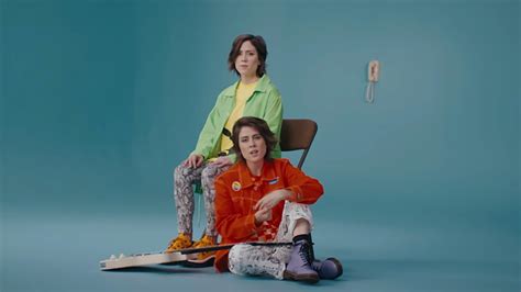 Pop Culture Fix Tegan And Saras New Music Video Has More 90s Lesbian