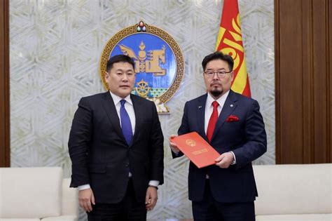 Ерөнхий сайд Л Оюун Эрдэнэ Шүгэл үлээгчийн эрх зүйн байдлын тухай хуулийн төслийг өргөн барилаа