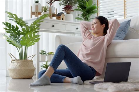 Ketahui 4 Tipe Kepribadian Introvert Ada Thinking Introvert Parapuan