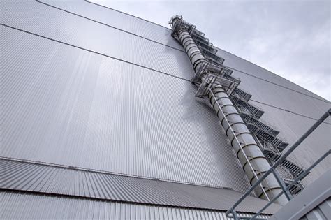 시스템의 기술 장비는 소기후 지원 거대한 에어 파이프라인 배기 0명에 대한 스톡 사진 및 기타 이미지 0명 강철 건설