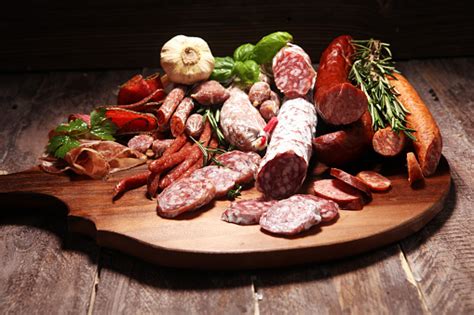 맛있는 살라미와 허브와 차가운 고기 음식 트레이 코파와 소시지등 다양한 육류 제품 0명에 대한 스톡 사진 및 기타 이미지 0명 고기 독일 Istock
