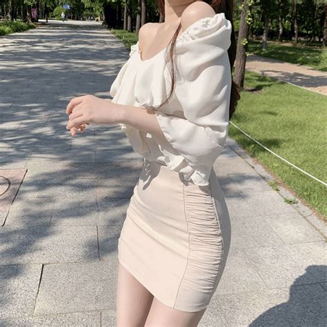 골반볼륨up 여친룩 슬림핏 옆셔링 미니스커트 에이블리