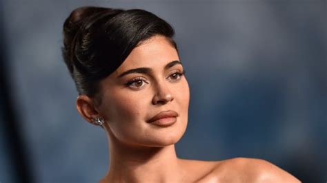 Kylie Jenner Gets Backlash For Lying About Plastic Surgery Life And Style