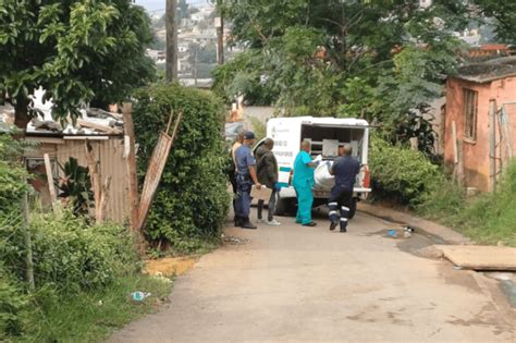 中巴冲突引发血案，三人丧命警方急寻嫌疑人工作女子歹徒