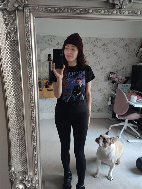 Emma Grace On Twitter Oh Look It S A Picture On Twitter I Have Put The First Ever Picture On