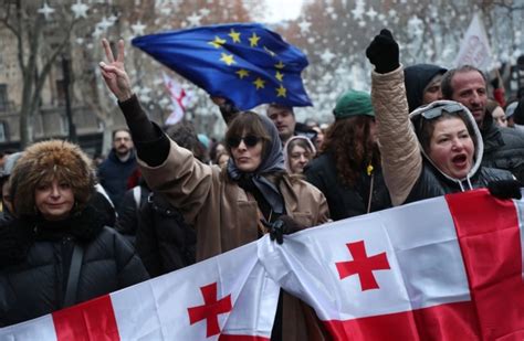 Телевизија 24 Демонстрации во Тбилиси пред инаугурацијата на претседателот