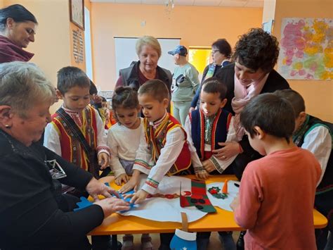 Нов социален център в Бяла Слатина предоставя услуги за деца и техните семейства снимки