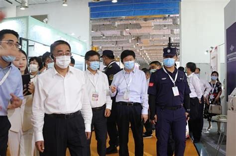 市贸促会党组书记会长刘杰元带队参加2021外贸优品展销会