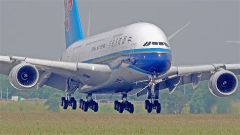 30 Mins Of A380 Landings And Take Offs Airbus A380 Compilation Special Youtube