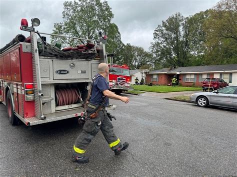 Photos Firefighters Battle House Fire In East Memphis