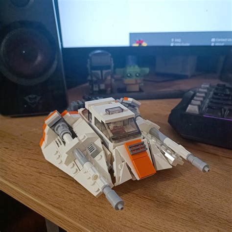 Lego Moc Snowspeeder By Bookworm Rebrickable Build With Lego