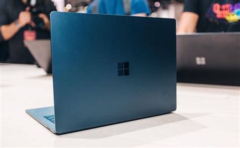 Dell Xps Vs Microsoft Surface Laptop Which To Buy Dell Xps Vs Microsoft Surface