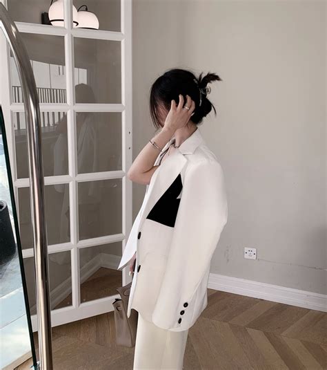 T7007西服上衣爱心秋季新款宽松大版白色缎面西装外套女黑桃心 阿里巴巴