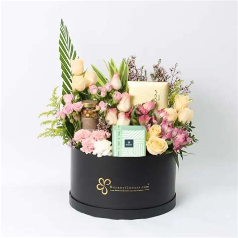 Online Pastel Bateel And Patchi Floral Hamper Delivery In UAE Buy Any Flowers