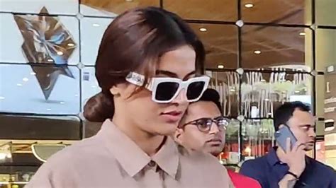 Wamiqa Gabbis Fun Banter With Paps As She Gets Clicked At The Airport Bollywood Hungama