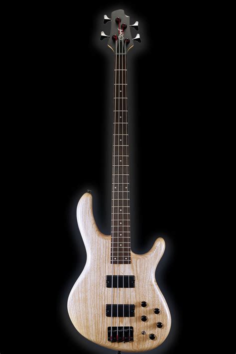 Cort Action Deluxe Natural Ash 4 String