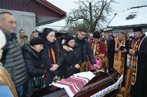 На Тернопільщині в останню дорогу провели загиблого військовослужбовця Андрія Павлюка ФОТО