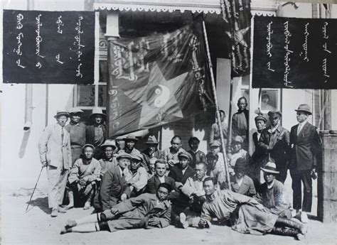 Монголын Үйлдвэрчний эвлэлийн 100 жилийн ой тохиож байна