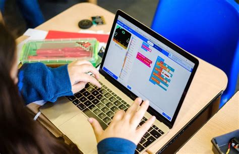 Explorers Makecode Around The World — Blueshift Education