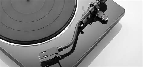 Denon Hi Fi Turntable With Speed Auto Sensor Dp Lipton S Audio Video Unlimited