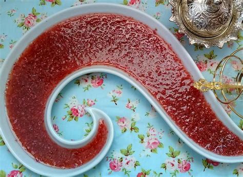 طرز تهیه مربای گل محمدی خوشمزه و خوشرنگ تبریز با فوت و فن آن