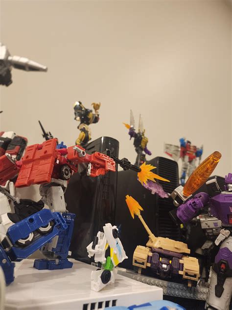 Using Old Consoles As Cybertronian Architecture For Battle Posing R