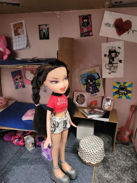 Made A Mini Dorm Room Out Of A Cardboard Box Rdolls