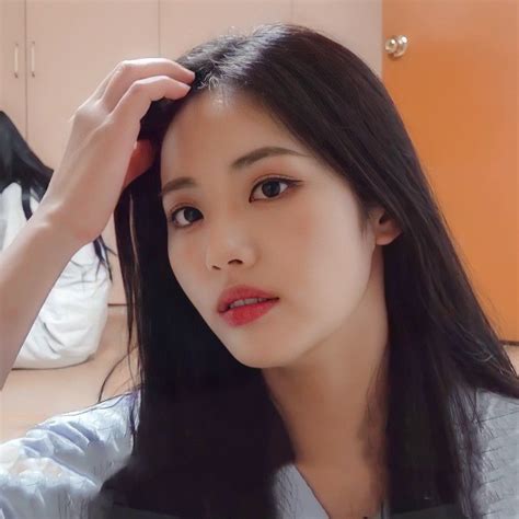 Fromis9 Community Post 멋진여자 섹시한 여자 귀여운 여자 처음 본 여자 많은 여자가 있지만 난 예쁜 여자가 좋더라 그건 바로 박지원🌀