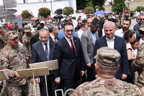 გარემოს მინისტრთან ერთად იმყოფებოდნენ აგრარულ საკითხთა კომიტეტის თავმჯდომარე გელა სამხარაული