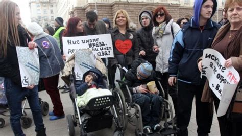 Пак провал с ТЕЛК овете Деца остават без лични асистенти