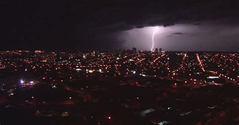 G1 Chuva Derruba árvores E Destelha Casas Em Araraquara E São Carlos