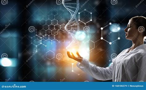 Innovative Technologien In Wissenschaft Und Medizin Mischmedien Stockbild Bild Von Mädchen