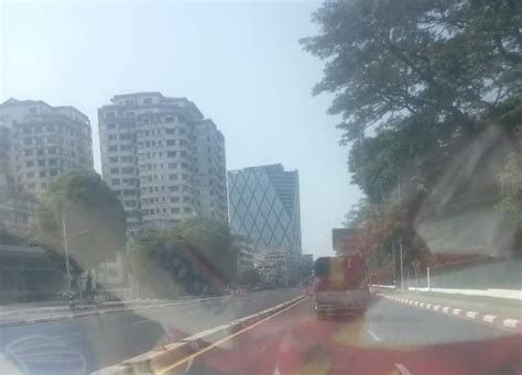 ရန်ကုန်တစ်မြို့လုံး စစ်တပ်နှင့်ရဲက ပိတ်ဆို့ ရှာဖွေစစ်ဆေးမှုများလုပ်နေ၊ လှည်တန်းအနီး လမ်းပိတ်ထားပ