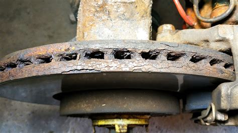 Чем отличаются вентилируемые тормозные диски от невентилируемых Youtube