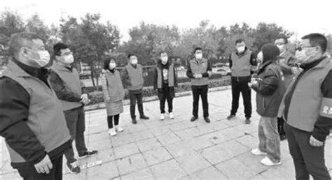 党旗在抗疫一线高高飘扬——我市党员干部下沉社区（小区）助力疫情防控工作掠影澎湃号·政务澎湃新闻 The Paper