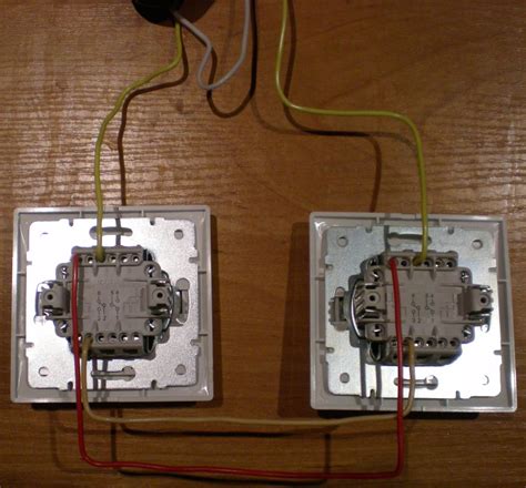 Как сделать проходной выключатель из обычного своими руками