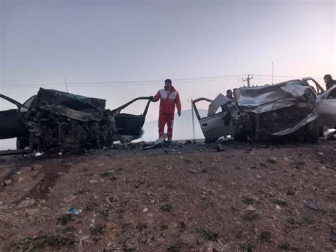 برخورد دو خودروی سواری در محور فیروزان به نهاوند حادثه آفرید تصاویر