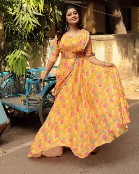 Ammu Abhirami Latest Hot And Cute Pics In Saree Actress Glam Actress Glam