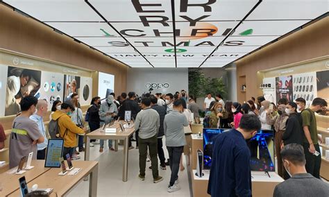 Masuki Pasar Premium OPPO Buka Toko Secara Serentak