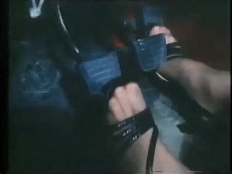 Shelley Hacks Feet