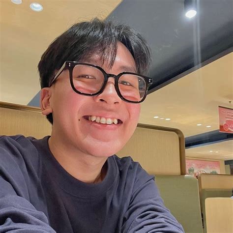 Nguy N Quang Li M Quanggliem Threads Say More