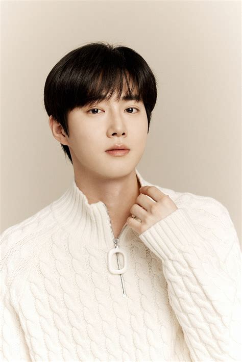 공식 엑소 수호 첫 사극 도전세자가 사라졌다 타이틀롤 텐아시아