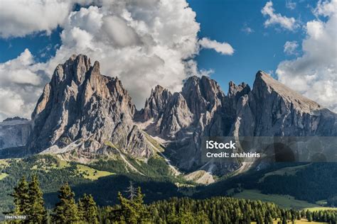 이탈리아의 남부 티 롤 돌로 마이트에서 알 레디 시 우시 또는 세이 서 알 름의 전망 0명에 대한 스톡 사진 및 기타 이미지 0명 경관 계곡 Istock