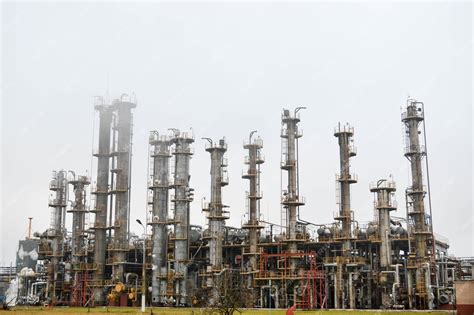 정유 석유 화학 플랜트의 정류 컬럼 가스 분리 장치 프리미엄 사진