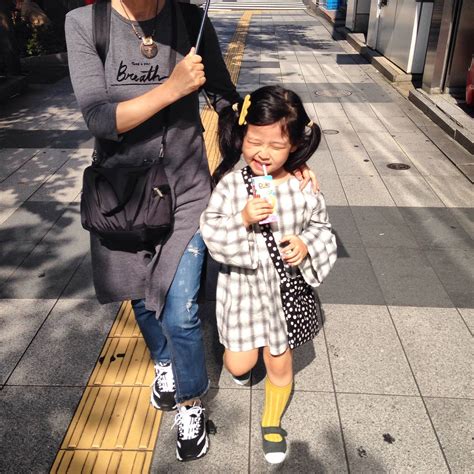 Classy P 할머니랑 같이 도쿄도 다녀오고 제주도도 다녀오고 멜번도 다녀온 연서 물론 거의