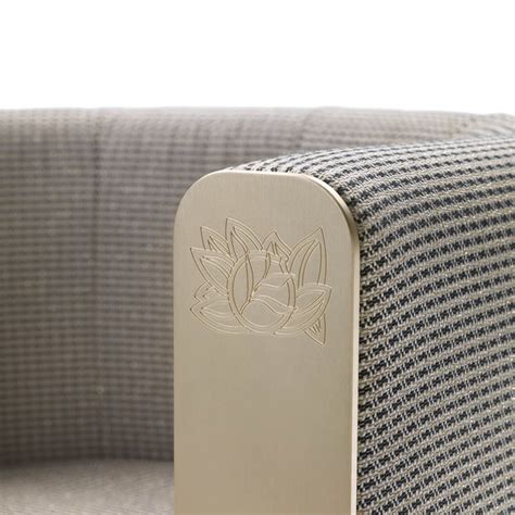 Etra Armchair • La 1404 Elledue Arredamenti