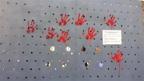 მოძრაობა შეცვალე გახარიას პარლამენტთან სისხლიანი ხელებით დახვდა Netgazeti • 20 ივნისის