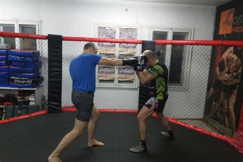 How To Block A Punch Step By Step Guide Sweet Science Of Fighting