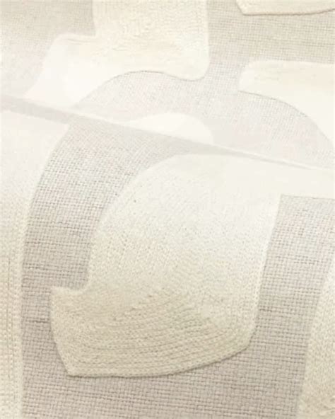 다브 Scene Amazone 선으로 그려낸 상상 속 풍경 18세기 프랑스의 Toile De Jouy에서 영감을 받은 ‘scene은 예술성과 서사를 동시에