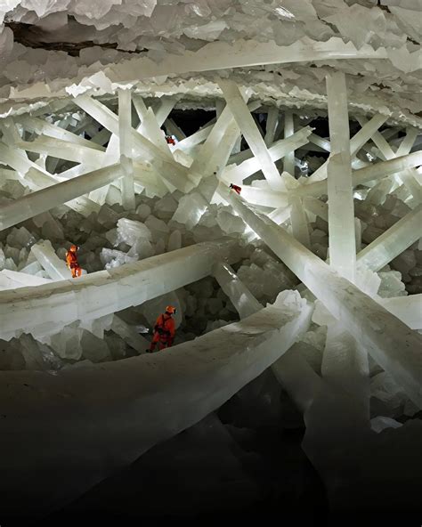 Fun ეს აღმოჩენა თითქოს სხვა სამყაროდან მოდიოდა 🌍 მექსიკის დავიწყებული მღვიმის გულში 🏞️